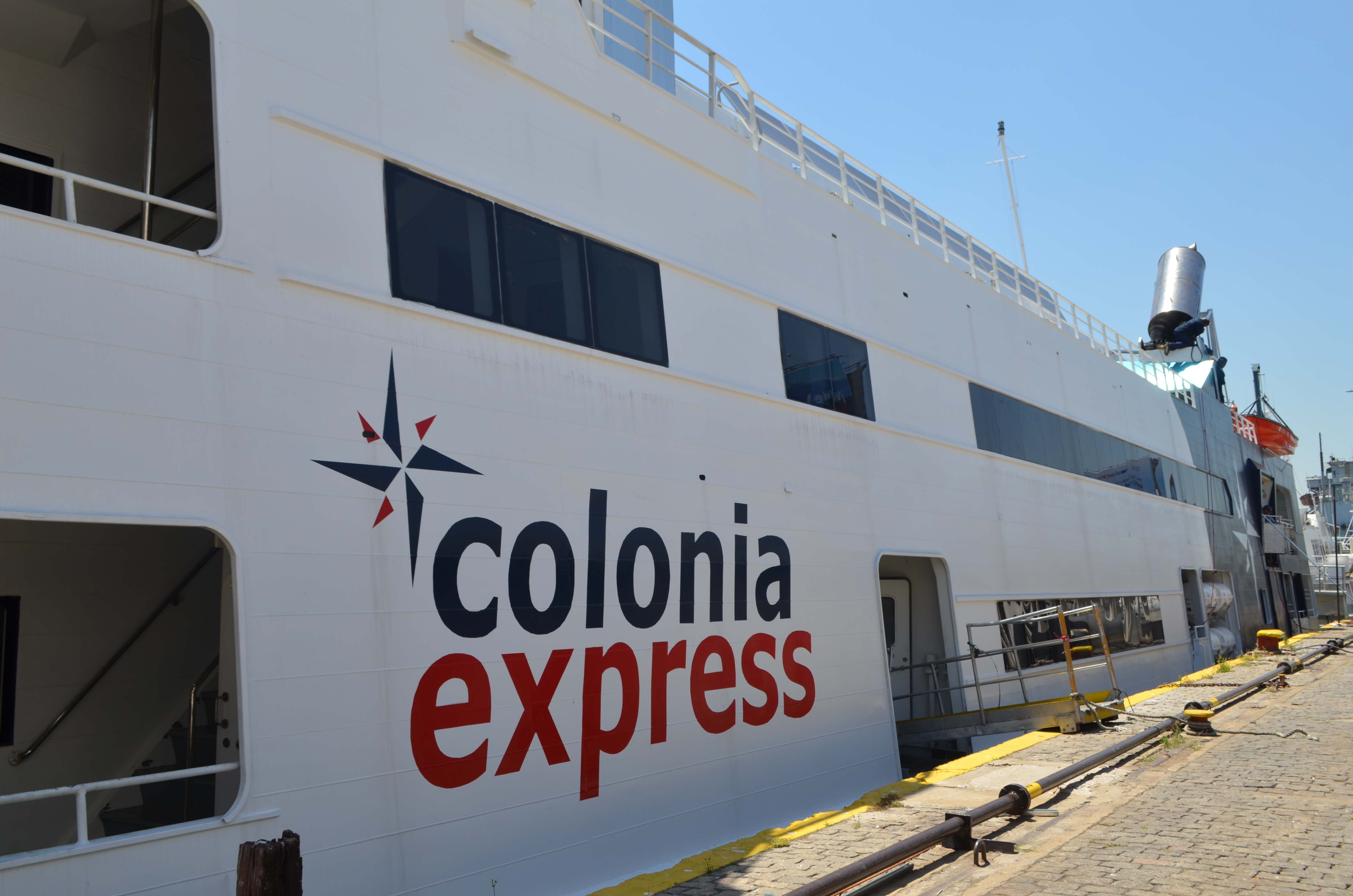COLONIA EXPRESS amplía su flota incorporando su nuevo buque SuperFerry Express